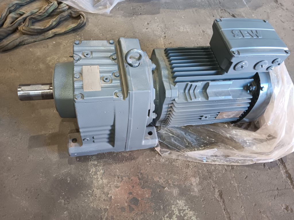 SEW R87 gearbox 7.5 kw motor – Used Machinery Sales